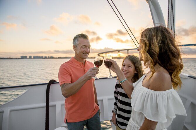 San Diego Sights & Sips: Deluxe Cocktail Sunset Cruise - Atmosphere and Entertainment