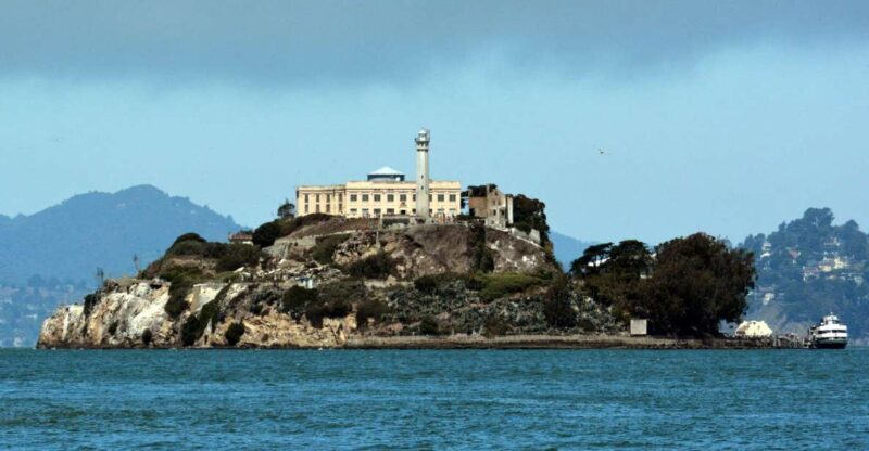 San Francisco: Alcatraz Island & 2 Hour Bike Rental - An Inside Look at the Tour Experience