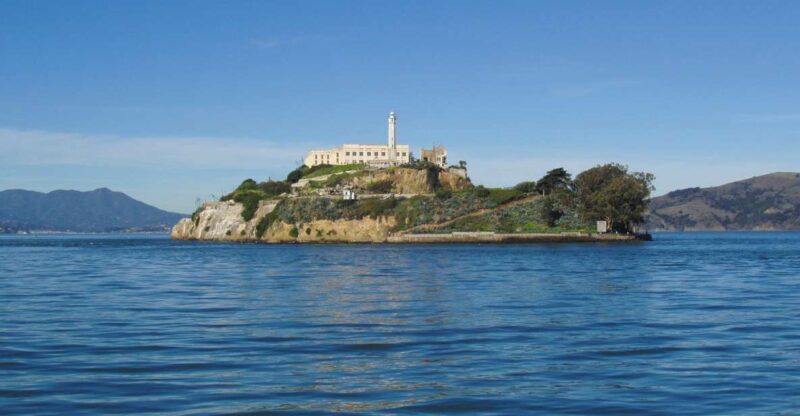 San Francisco: Discover Alcatraz & All Day E-Bike Rental - Visiting Alcatraz: An Unforgettable Step Back in Time