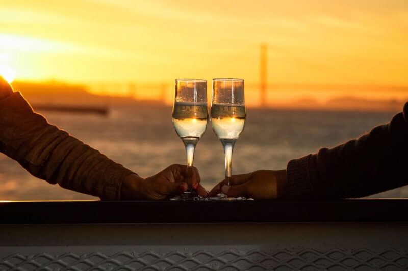 San Francisco: Golden Gate Bridge and Bay Sunset Cruise - Key Points