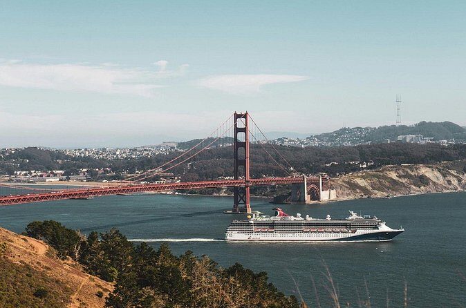San Francisco Sightseeing Bay Cruise Tour with Pintours App - The Heart of the Bay: City and Bay Views