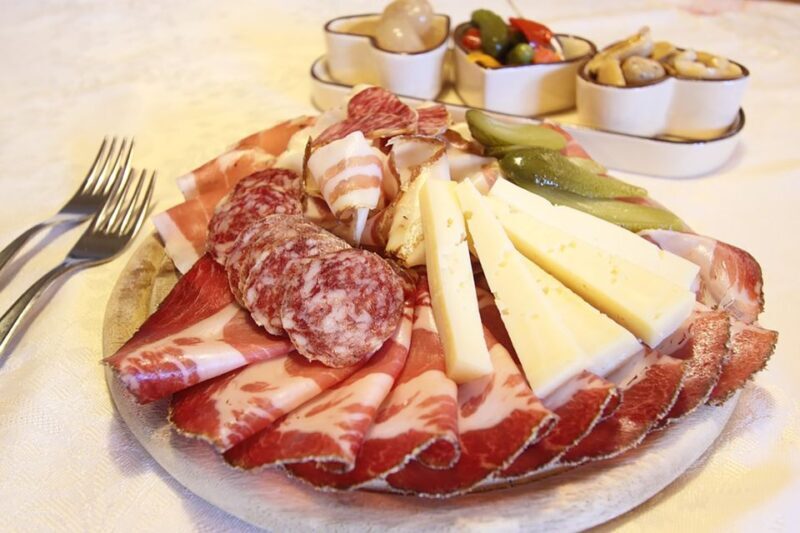 San Gimignano: 2-Hour Wine & Gourmet Tasting with Drinks - Practical Tips for Travelers