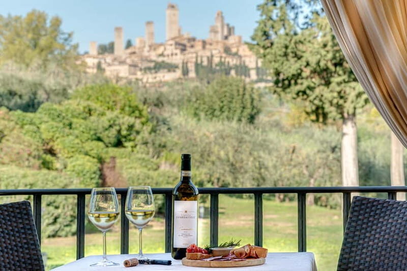 San Gimignano: Mini Wine Tour with Tuscan aperitif - Key Points