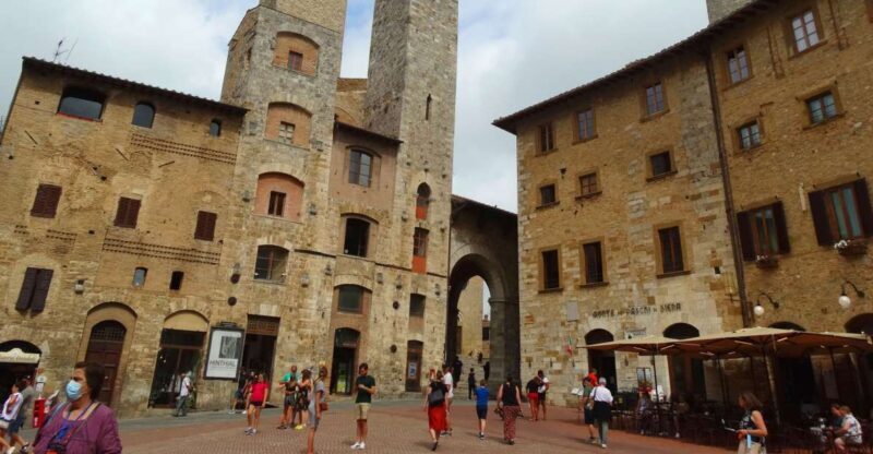 San Gimignano private guide: Manhattan of the Middle Ages - An Authentic Walk Through Medieval Tuscany