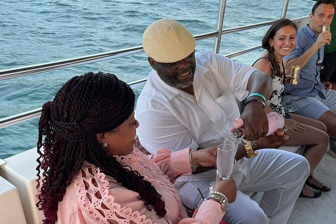 San Juan Sunset Harbor Boat Ride - Key Points