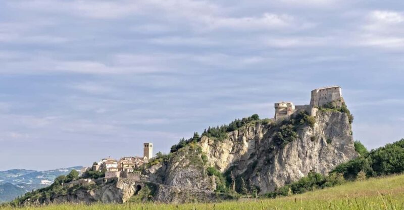 San Leo: Fortress Entry Ticket - Strolling through the Village