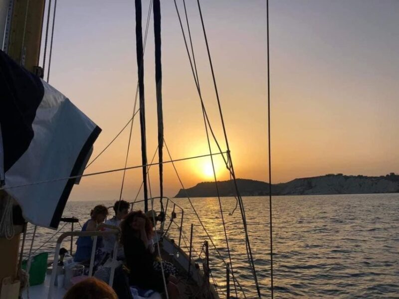 San Leone, Scala dei turchi: private aperitif on boat tour - Discovering Sicily from the Water
