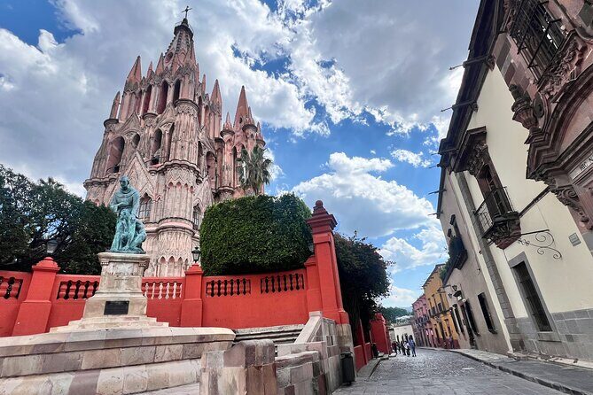 San Miguel de Allende Private Tour from Mexico City (1 day) - The Scenic Drive and Arrival