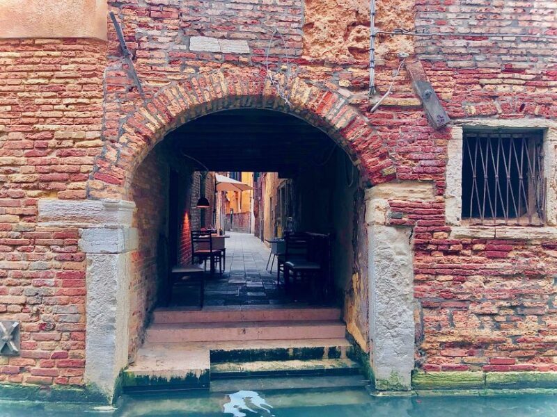 San Polo and Rialto: 2-Hour Private Walking Tour - An Engaging Tour Through Venices Past