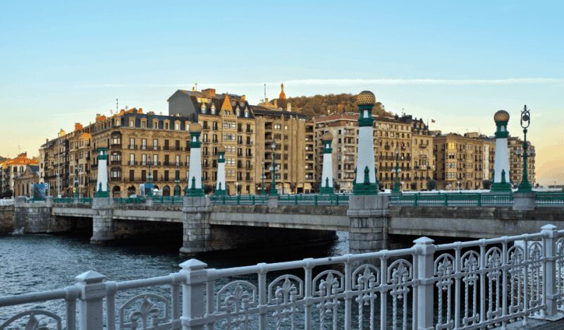 San Sebastian Complete Private Walking Tour + Monte Igeldo - Value and Practicalities