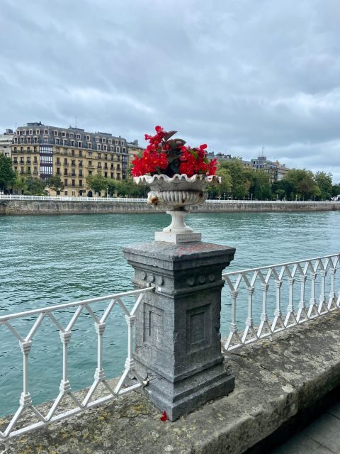 San Sebastián: Cultural Walking Tour - Overall Value and Suitability