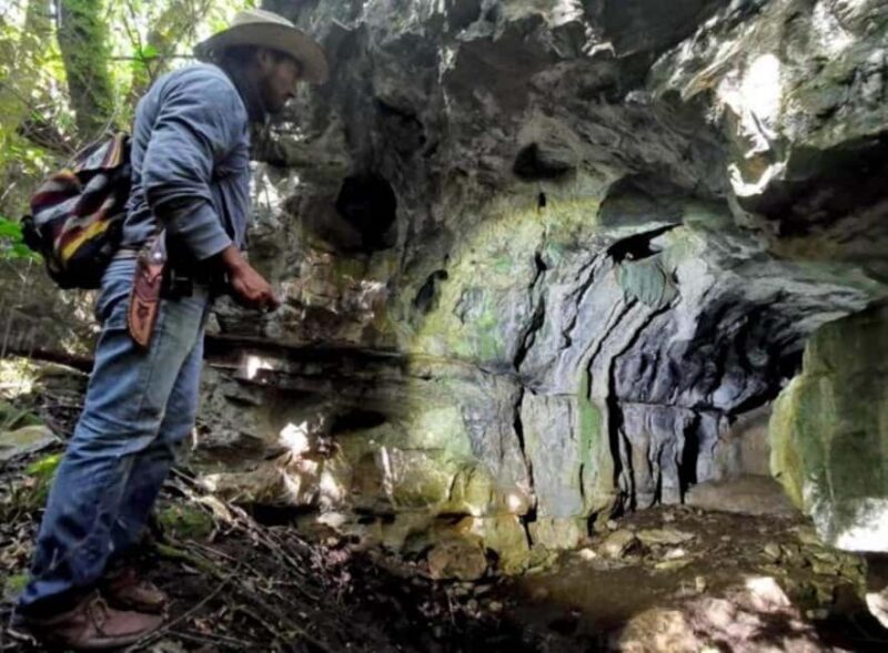 San Sebastián de las Grutas: Cave and Cenote Adventure - The Importance of Guided Tours and Small Groups