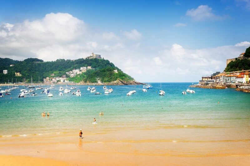 San Sebastian: Express Walk with a Local in 60 minutes - The Value of a Short Tour
