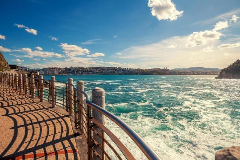 San Sebastian: Insta-Perfect Walk with a Local - The Guide and the Group Experience