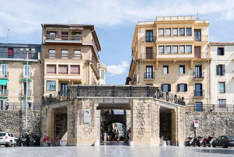 San Sebastián: Private Bike Tour with Guide - The Sum Up