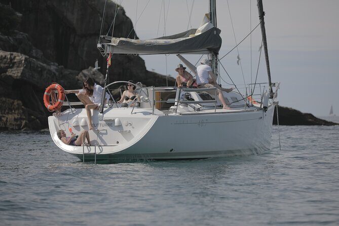 San Sebastian Private Sailing trips & Socioeducational boat tours - The Sum Up