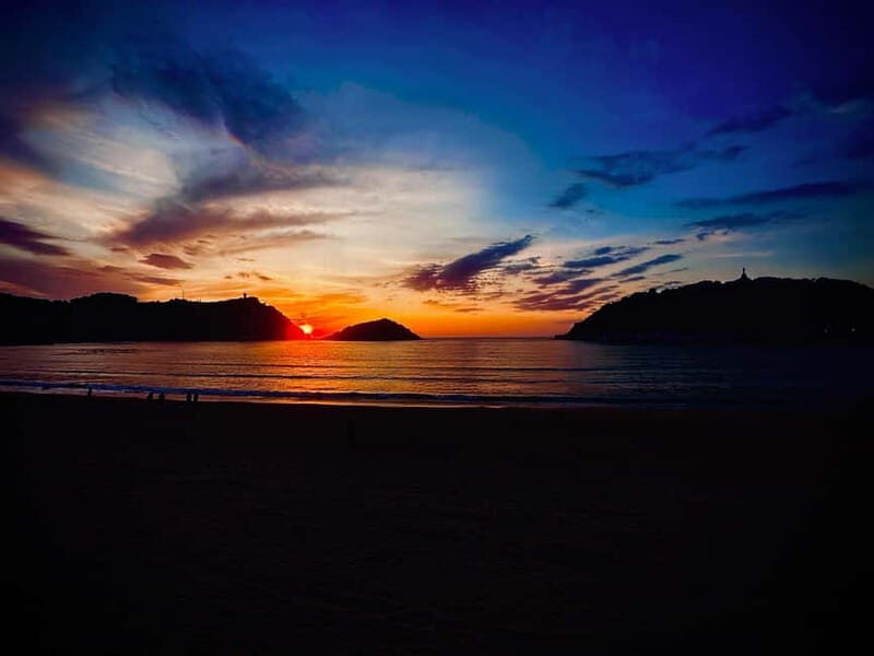 San Sebastián: Sunset from the catamaran in La Concha Bay - Who Should Consider This Tour?
