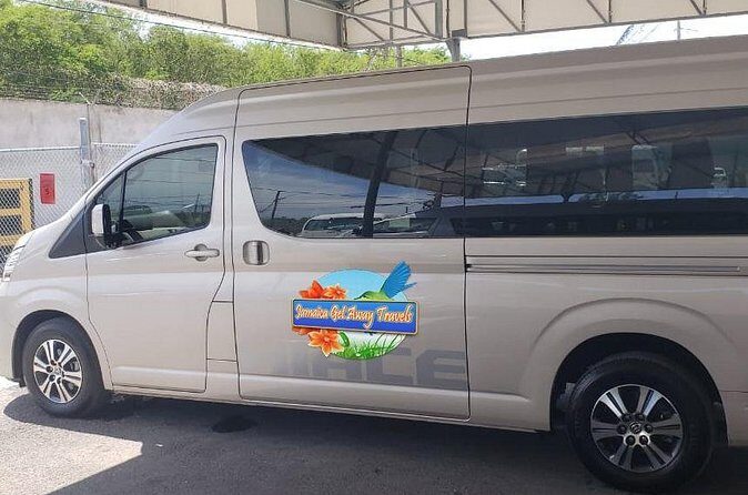 Sandals South Coast Private Transfers from Montego Bay Airport - Who Should Consider This Service