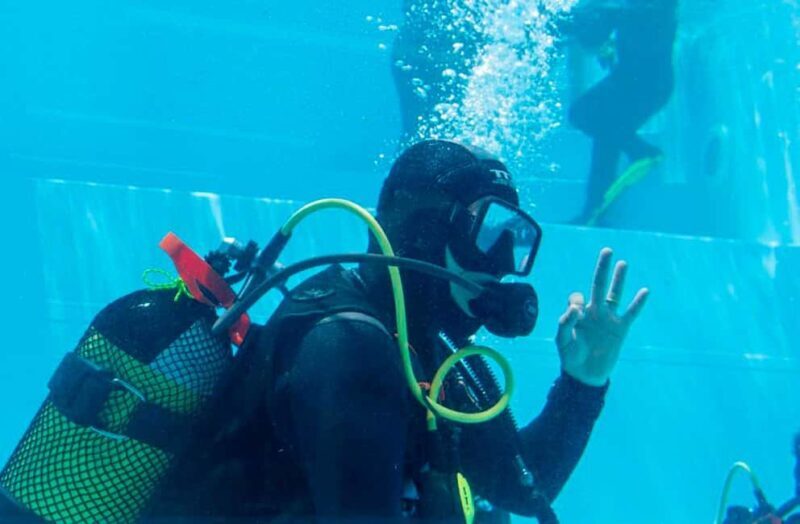 Santa Cruz: 3-Day Surf & Dive Retreat with PADI Baptism - Key Points