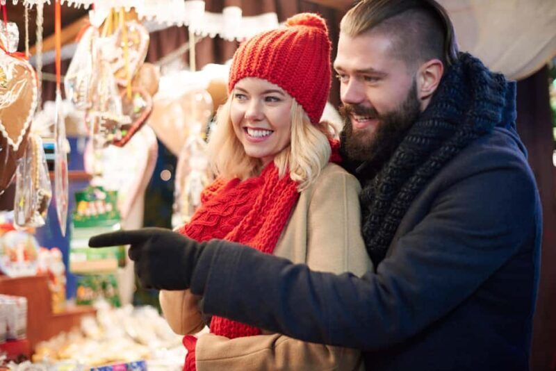 Santa Fes Private Enchanted Christmas Stroll - Key Points