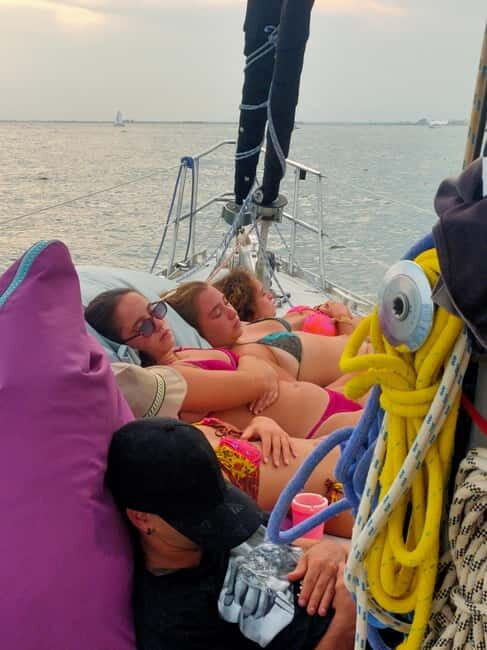 Santa Pola: Sailboat trips to Tabarca, snorkeling, and sunset with tasting - A practical guide to the Santa Pola sailboat experience