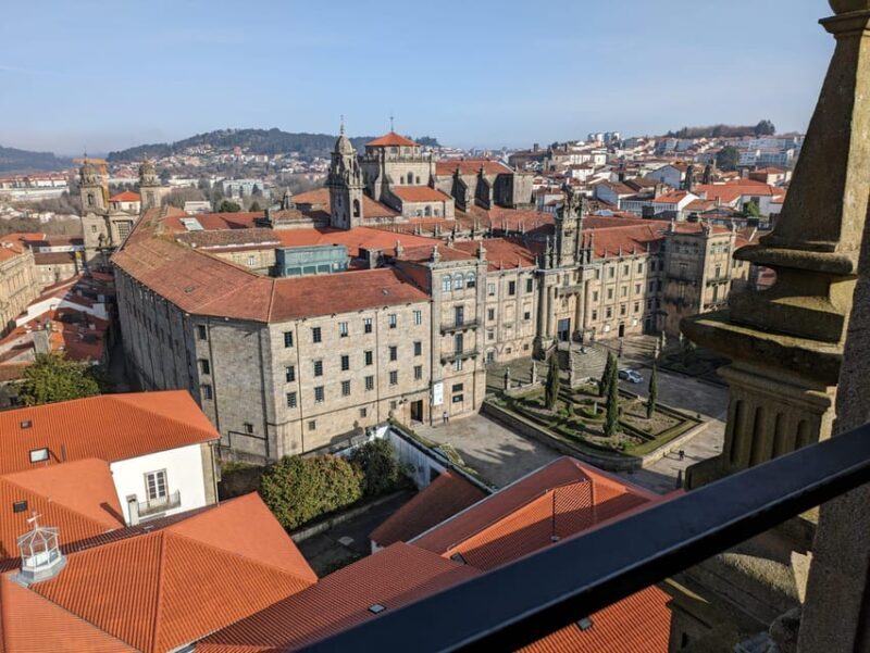 Santiago de Compostela: Cathedral & Carraca Tower Roofs Tour - FAQ