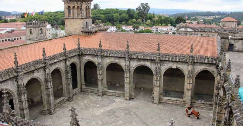 Santiago de Compostela: Cathedral, Museum, and Old Town Tour - The Experience in Detail