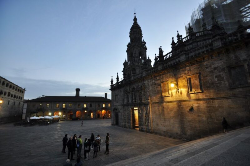 Santiago de Compostela: legends tour and galician dinner - FAQs