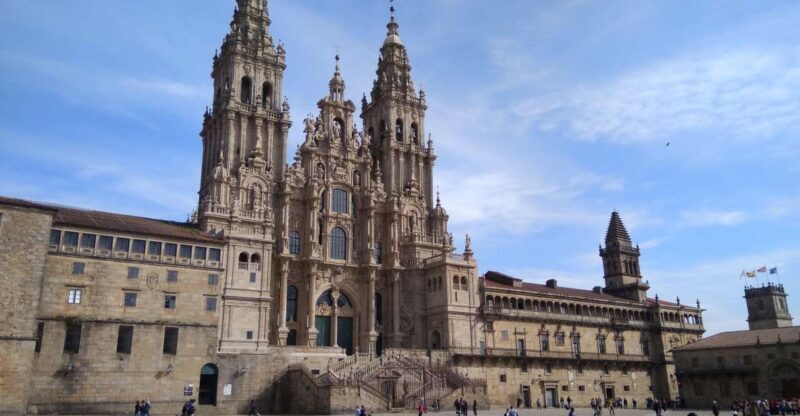 Santiago de Compostela & Valença - Private tour from Porto - Who Should Consider This Tour?