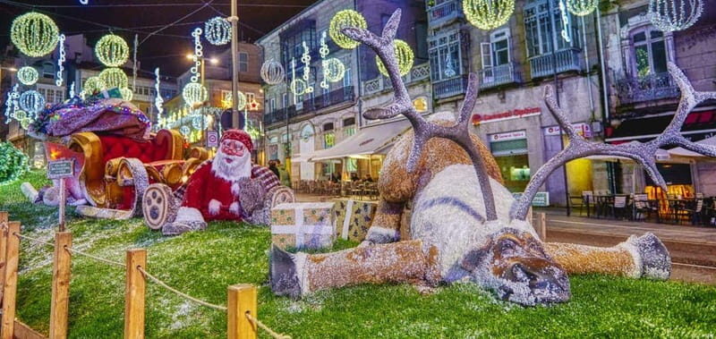 Santiago de Compostela: Vigo Christmas Lights Guided Tour - Exploring the Itinerary in Detail