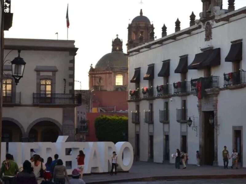 Santiago de Querétaro: Private History Walking Tour - Authentic and Engaging Guide-Led Exploration
