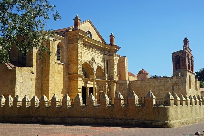 Santo Domingo & Alto De Chavon Full Day Small Group Experience - Key Points