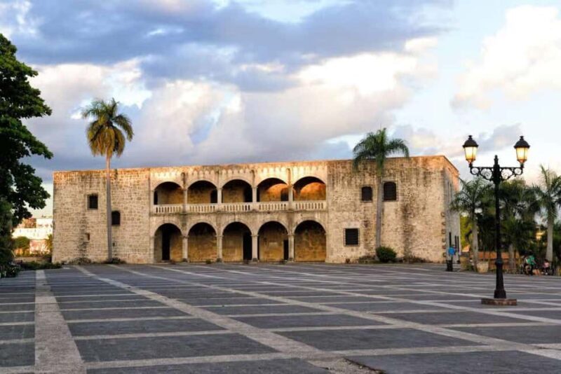 Santo Domingo: City Tour con Visita a la Playa de Boca Chica - Key Points