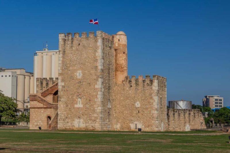 Santo Domingo: Family-Friendly Private Walking Tour - A Close Look at the Santo Domingo Private Walking Tour