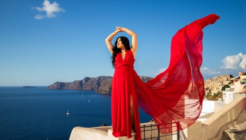 Santorini: 40-Minute Oia Photoshoot - Key Points