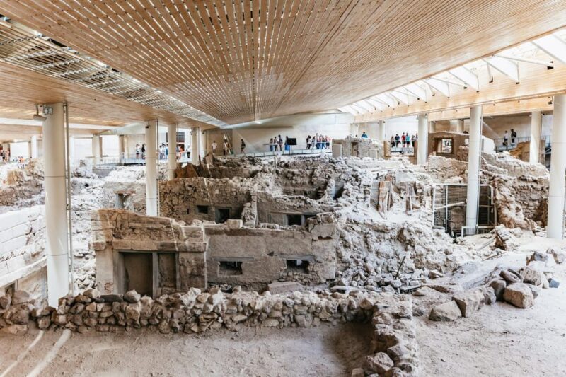 Santorini: Akrotiri Prehistoric City Private Guided Tour - A Closer Look at the Akrotiri Tour Experience
