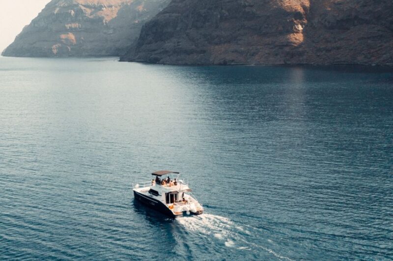 Santorini: Caldera Private Power Catamaran Cruise - An Overview of the Experience