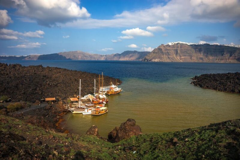 Santorini Caldera: Sunset Cruise with Dinner - Key Points