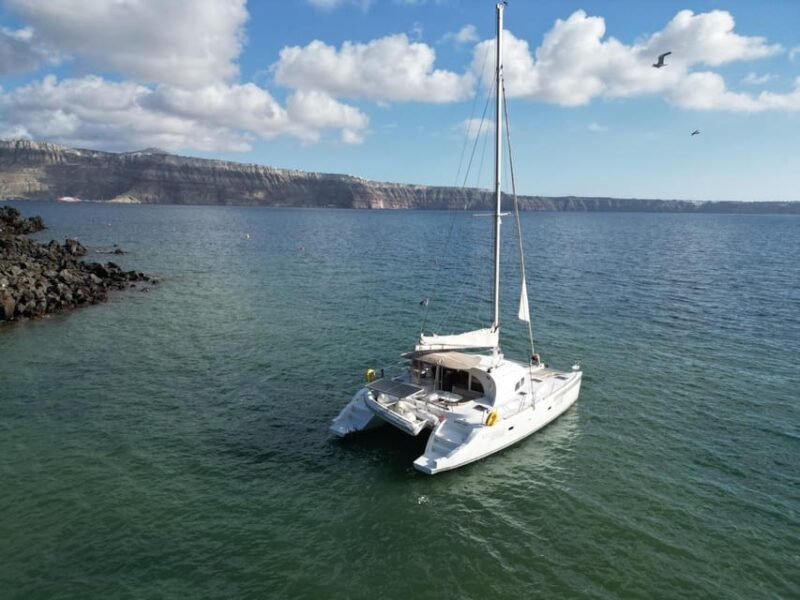 Santorini: Catamaran Cruise with Greek BBQ and Drinks - Dining and Drinks: Authentic Greek Flavors on Board