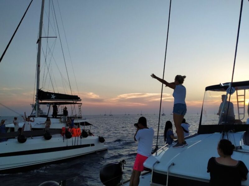 Santorini: Catamaran Cruise with Meal & Open Bar - An Authentic Look at the Santorini Catamaran Experience