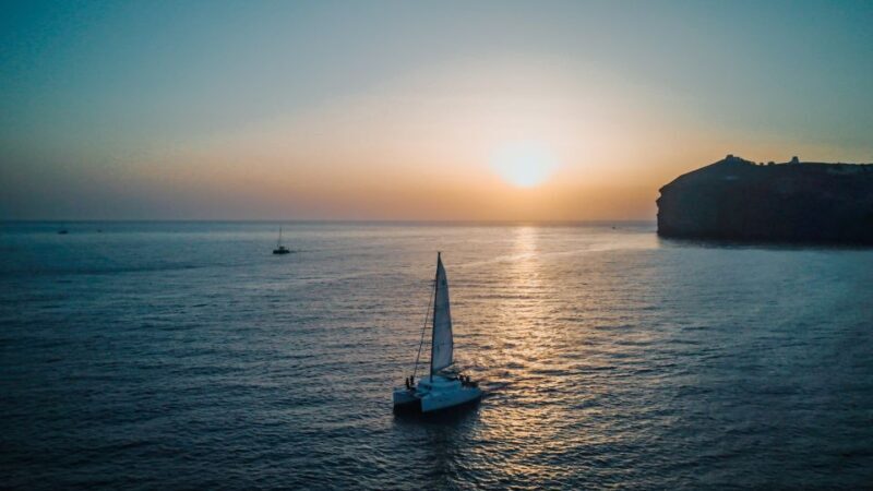 Santorini Catamaran Cruise with Swimming, Meal and Open Bar - Who Will Love This Tour?