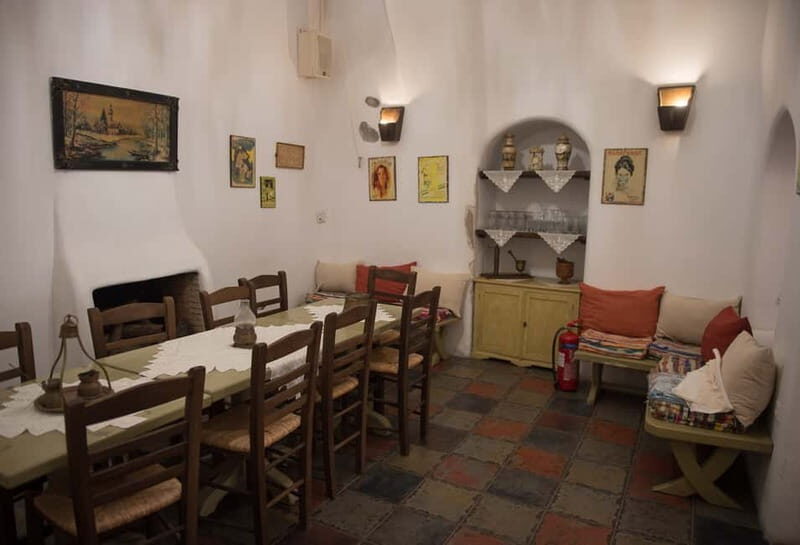 Santorini: Cooking Class, Local Menu and Dessert with Wine - Key Points