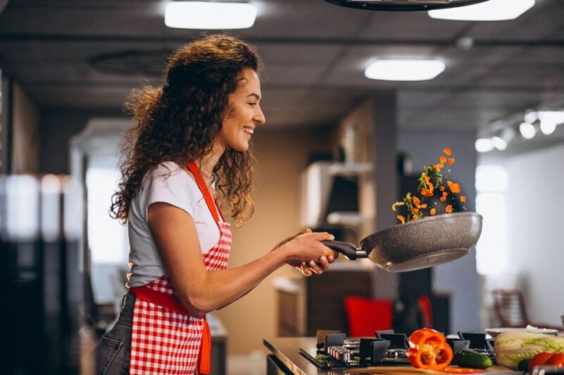Santorini: Cooking Class with a Chef at the Ftelos Brewery - The Meal and Tasting