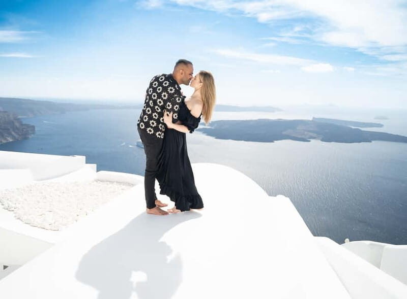 Santorini Couple Photo Session - Key Points