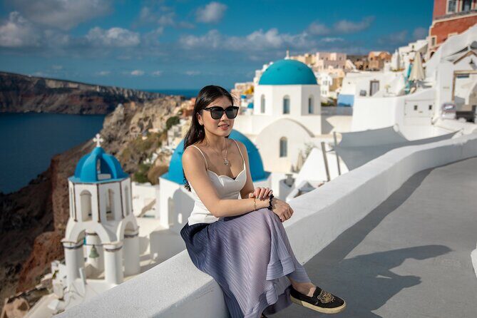 Santorini couple photoshoot with 50 edited photos! - Pricing and Value