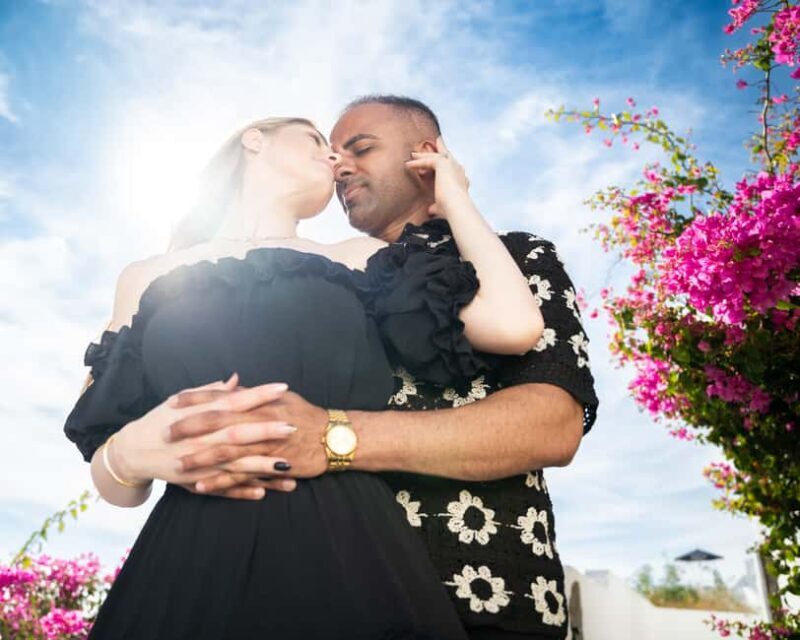 Santorini Couple Photoshooting - What Is the Santorini Couple Photoshooting Experience?