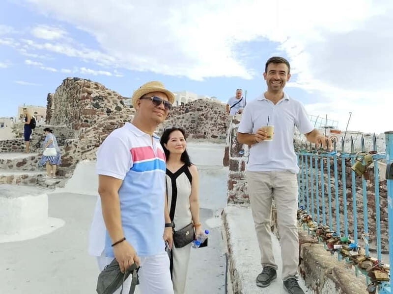 Santorini: Customizable Private Tour with a local Guide - Key Points