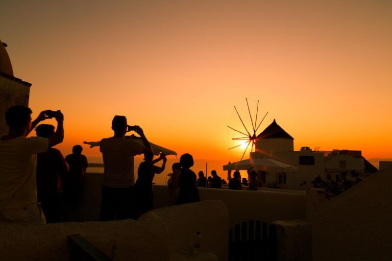 Santorini: Daily Bus Tour with Oia Sunset & optional Sailing - Key Points