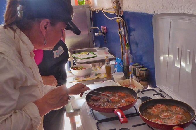 Santorini Family Farm Food & Wine Tour with Cooking Class - Who Should Consider This Experience?