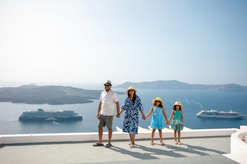 Santorini Family Photoshoot (Oia Village) - Key Points